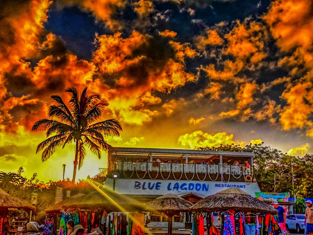 Blue Lagoon Restaurant & Cocktail Deck - VISIT KZN SOUTH COAST